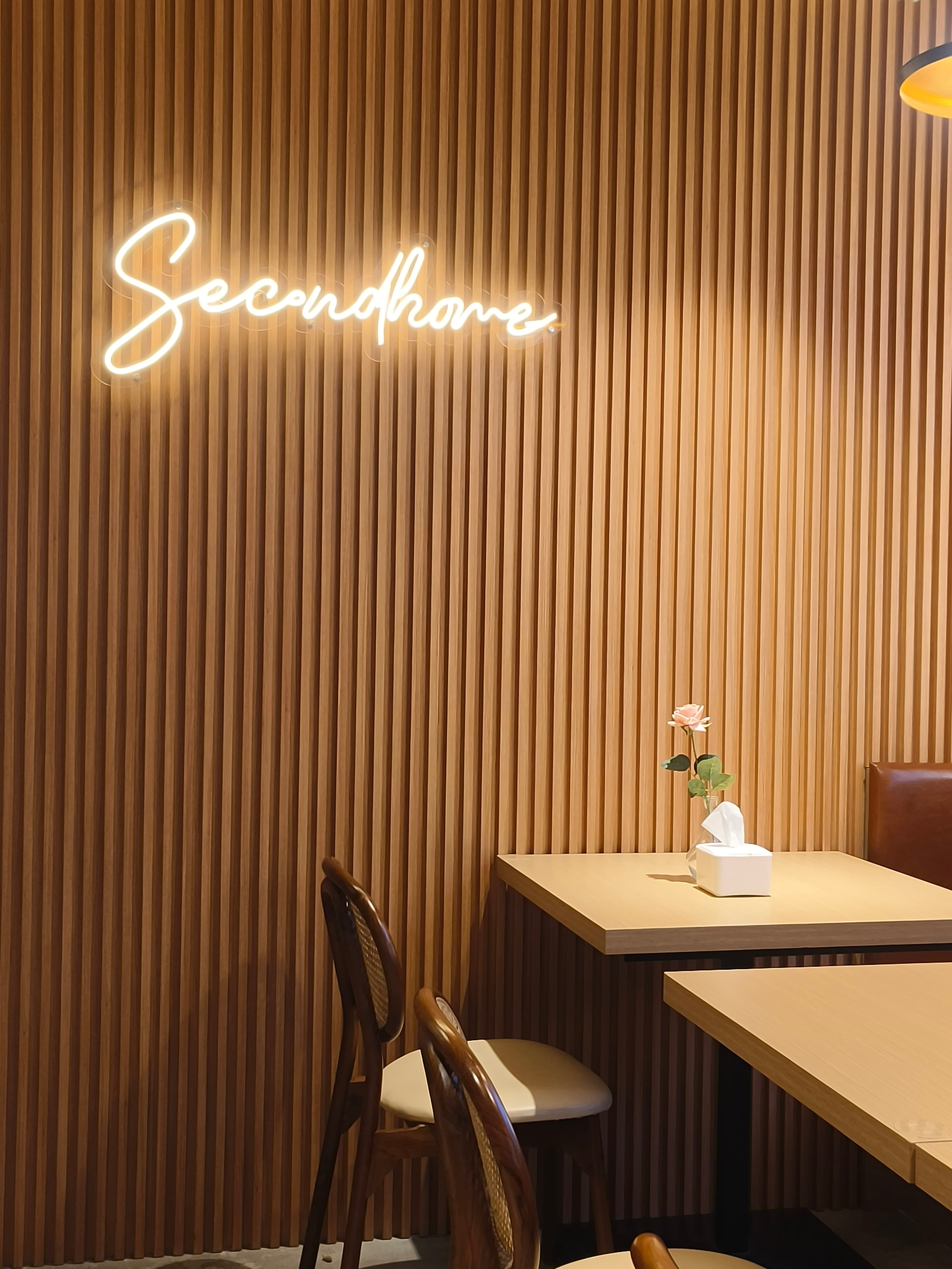 Why “Eye With Heart” Neon Signs Are Dominating Design in 2025 | Oasis ...